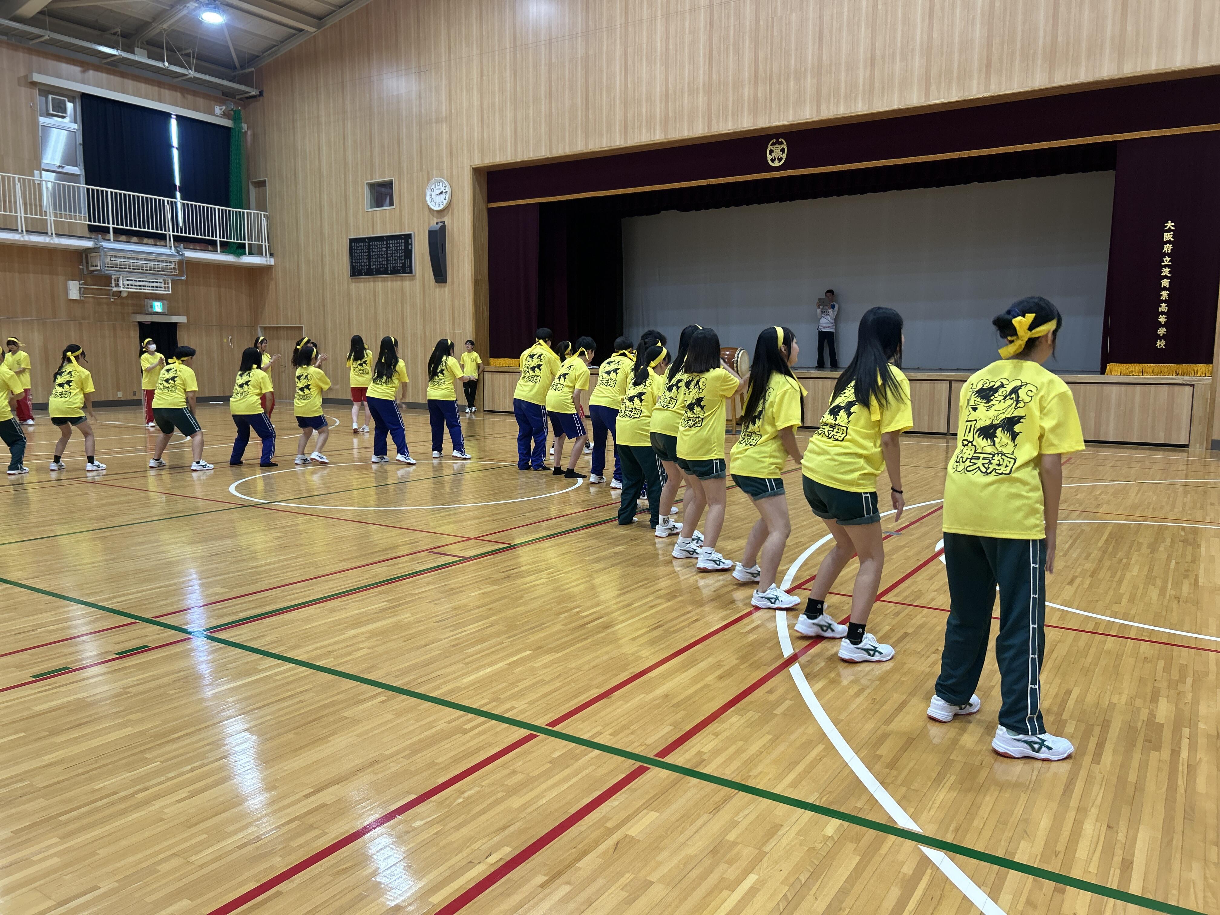 いよいよ明日は体育祭！体育館でリハーサルを実施しました！ - 大阪府立淀商業高等学校